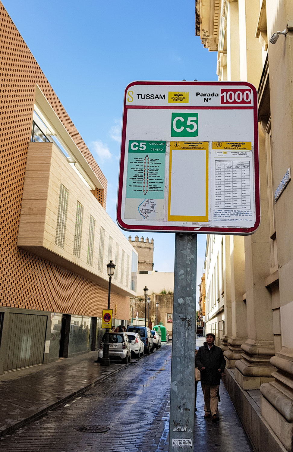 Mit dem Minibus C5 durch die Altstadt von Sevilla - Linie 5